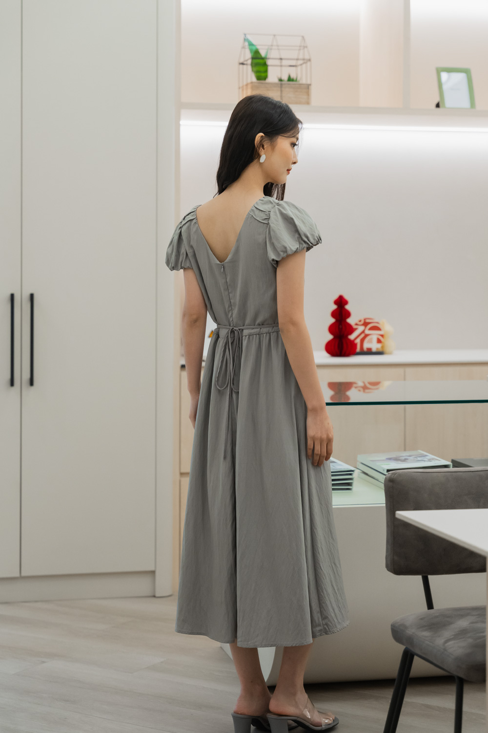 Tabitha Empire Waist Midi Dress In Olive Grey