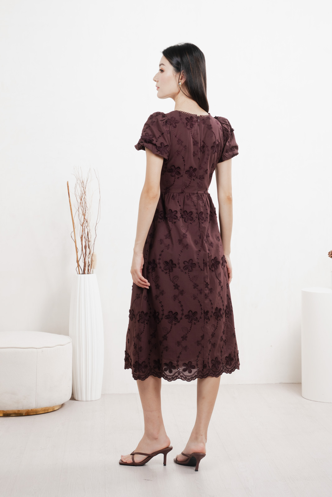 Mira Embroidery Midi Dress In Burgundy