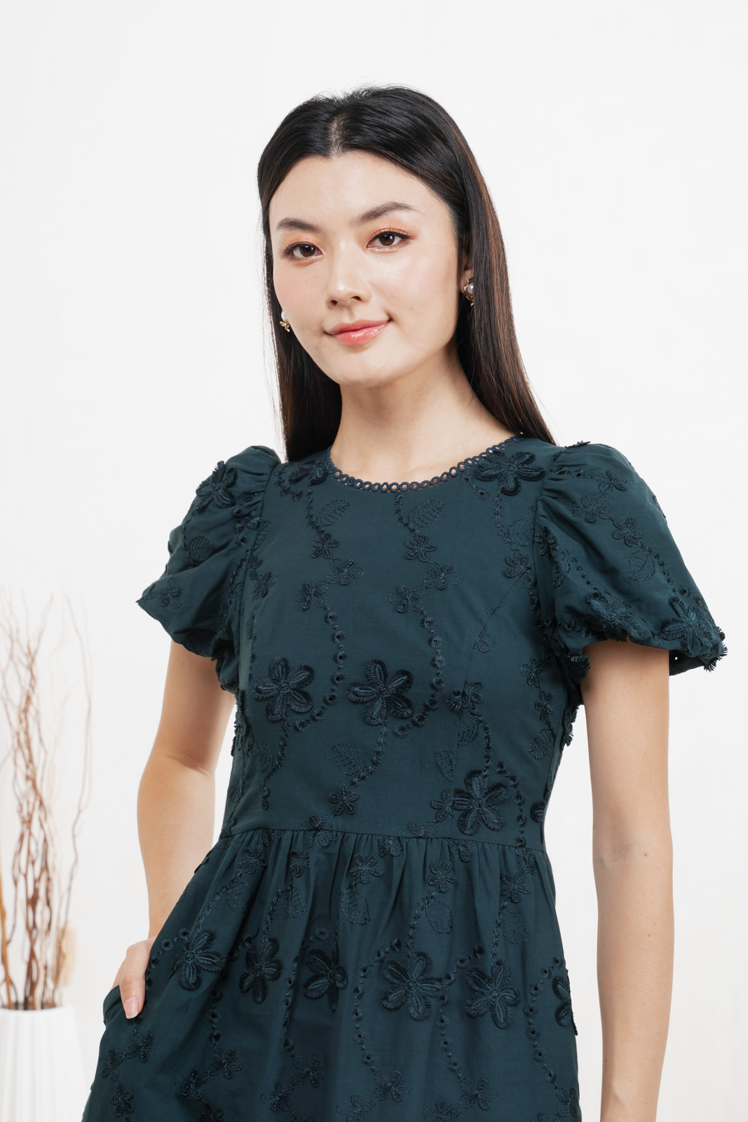 Mira Embroidery Midi Dress In Emerald