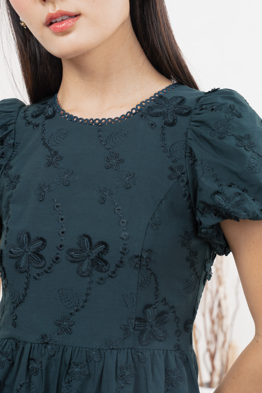 Mira Embroidery Midi Dress In Emerald